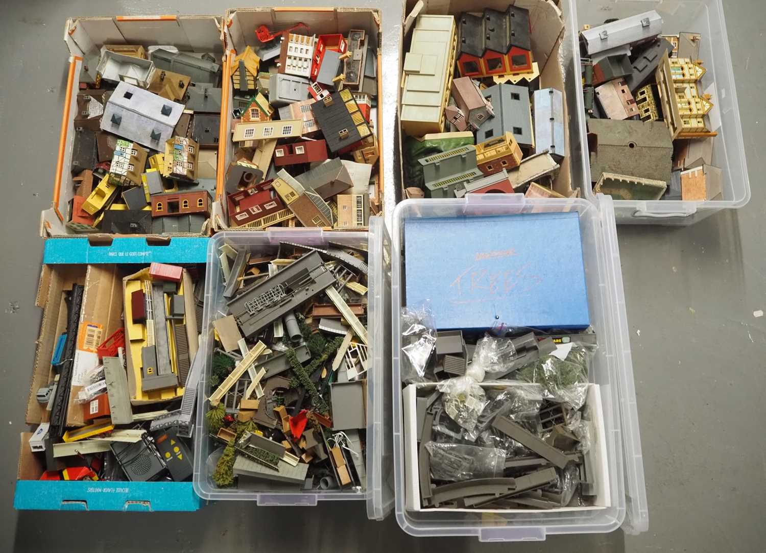 Lot 309 - Seven crates and trays of mostly OO gauge