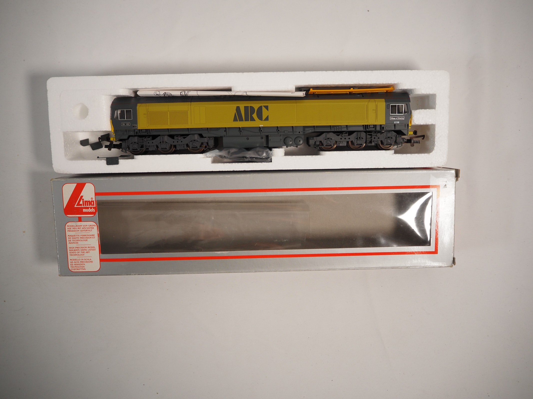 Lot 289 - LIMA OO gauge Class 59 diesel locomotives in